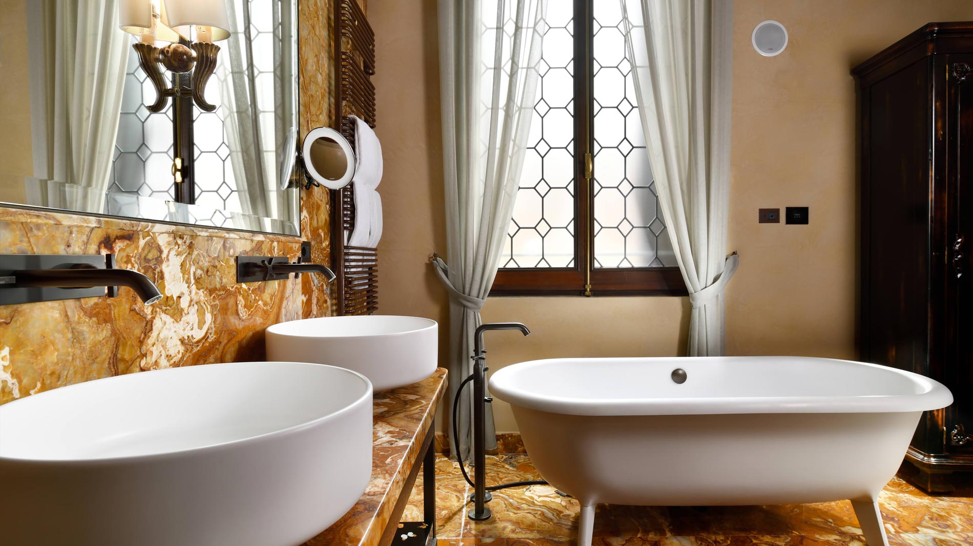 Luxury Open-plan Suite - Palazzo Venart Venice